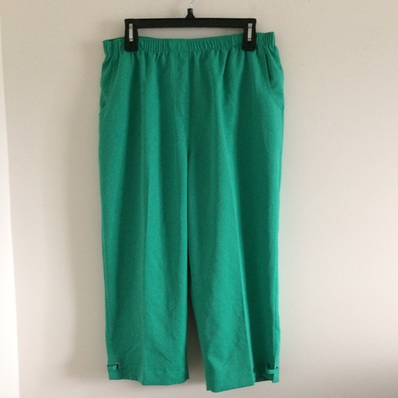 Allison Daley | Pants & Jumpsuits | Allison Daley Green Capri Pants ...